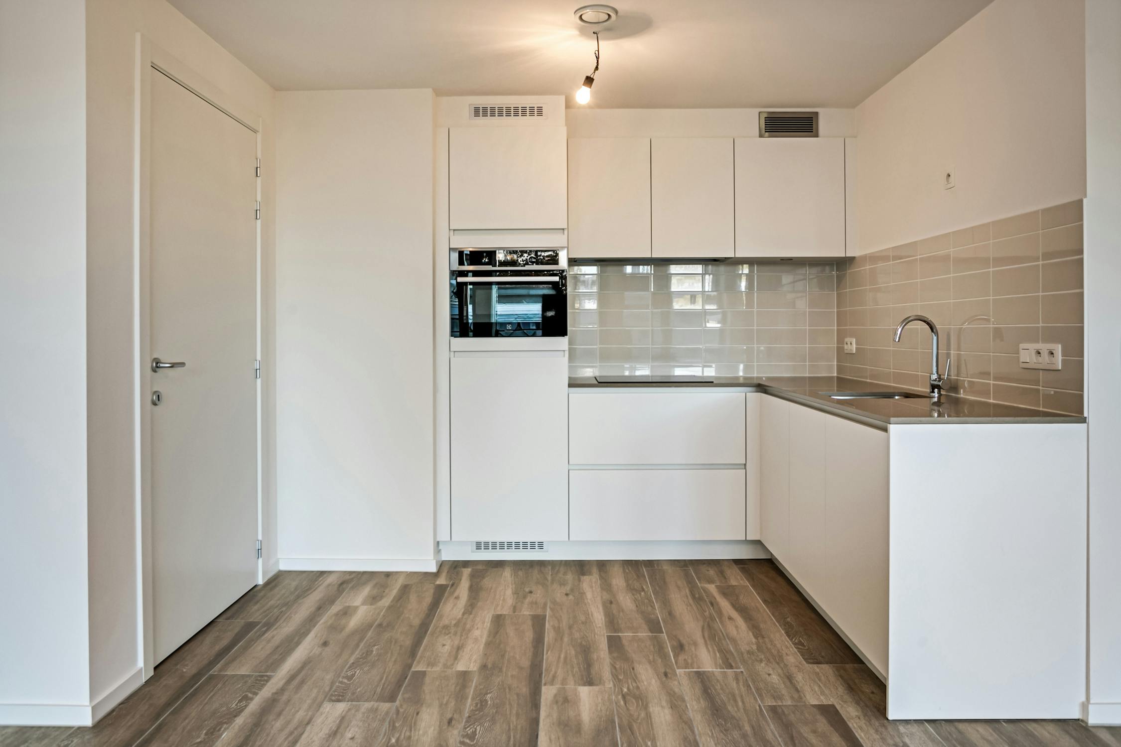 Assistentiewoning te huur in Van Schoonbekestraat 14, Antwerpen-Zuid - Dewaele